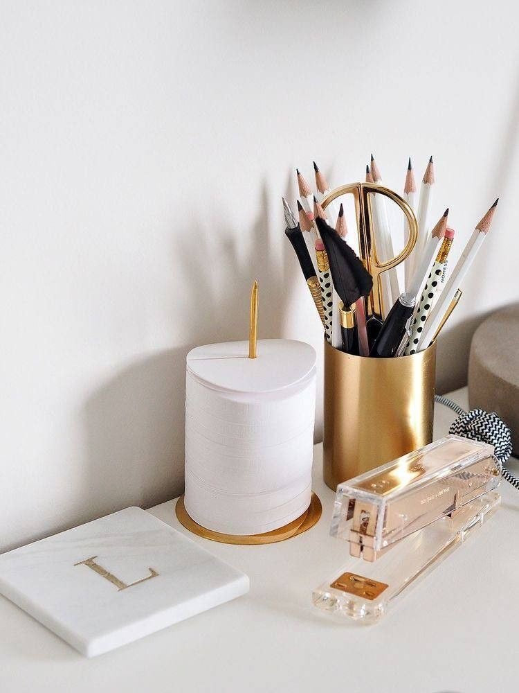 GOLD METAL CYLINDRICAL PEN STAND – Pink Pepper Designs